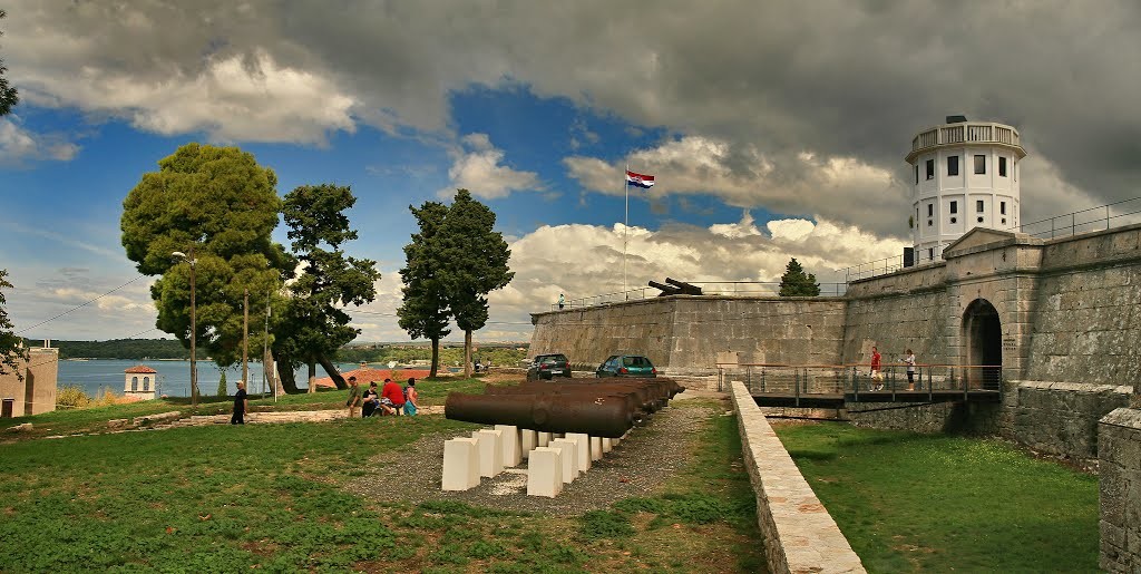 Pula Castle Kaštel